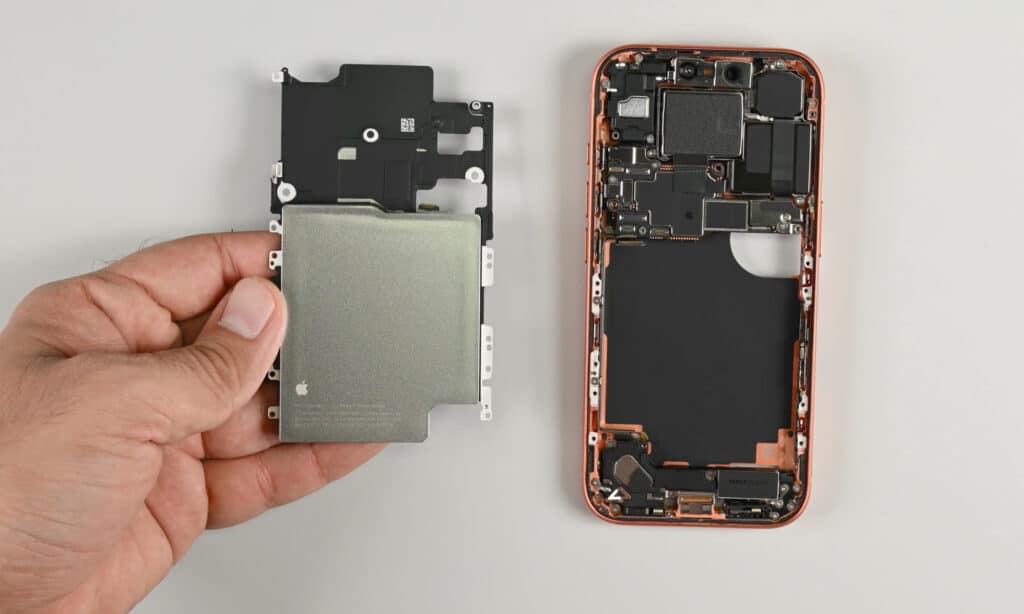 IPhone 17 Pro Teardown Zeigt Neue Vapor Chamber iphone-17-pro-teardown-zeigt-neue-vapor-chamber